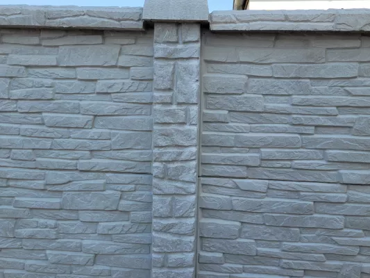 REMU Betonový plot - panel NOVÁ BŘIDLICA oblouk (30x200x4,5cm) jednostr ...